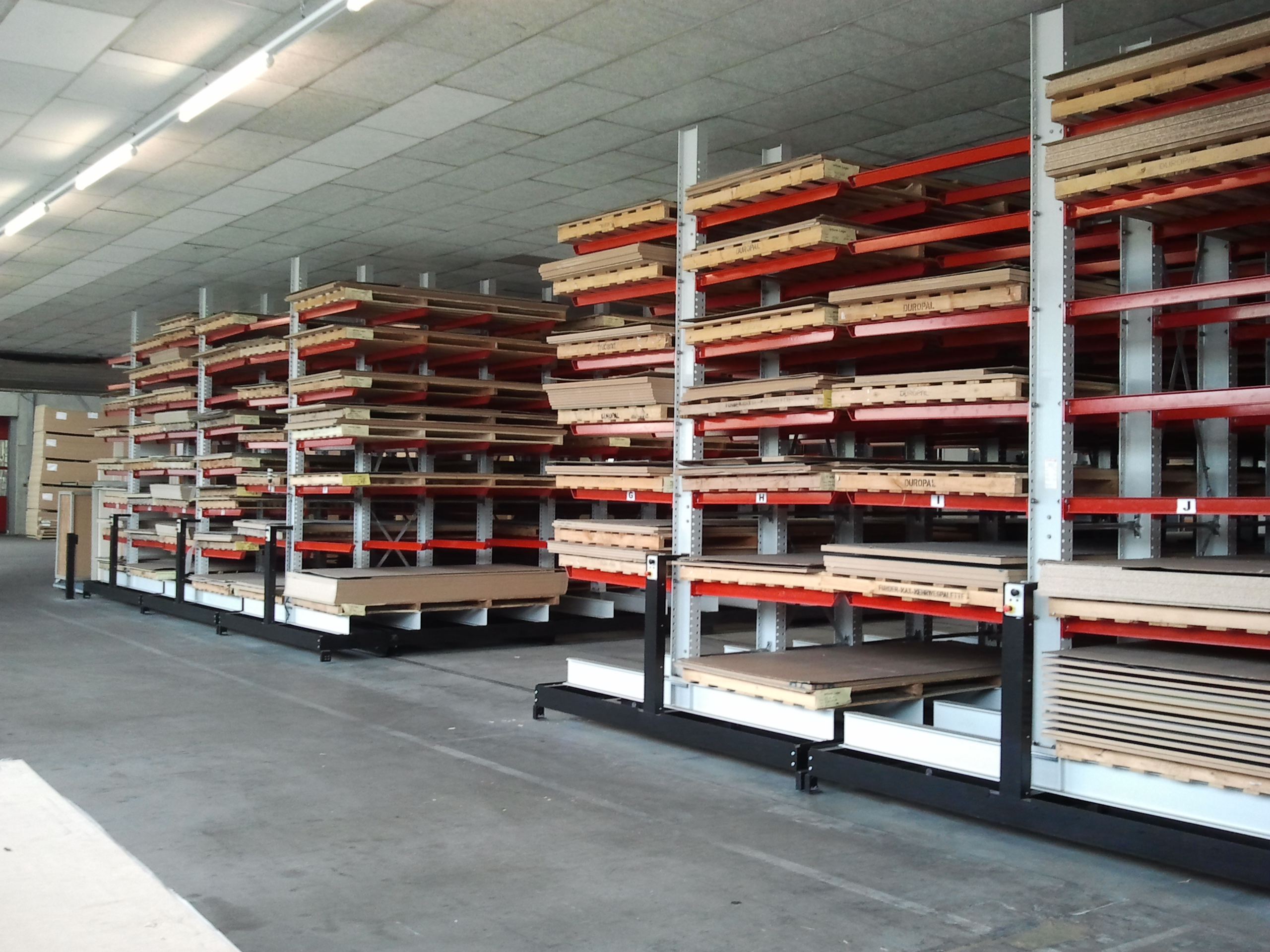 Mobile cantilever racking | dynamic racking | OHRA UK