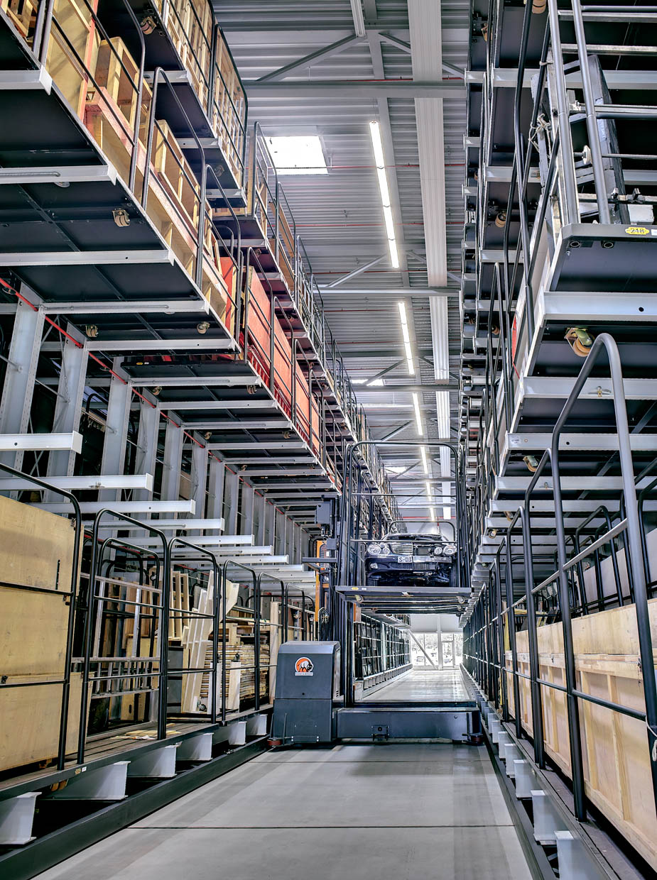 Mobile cantilever racking | dynamic racking | OHRA UK