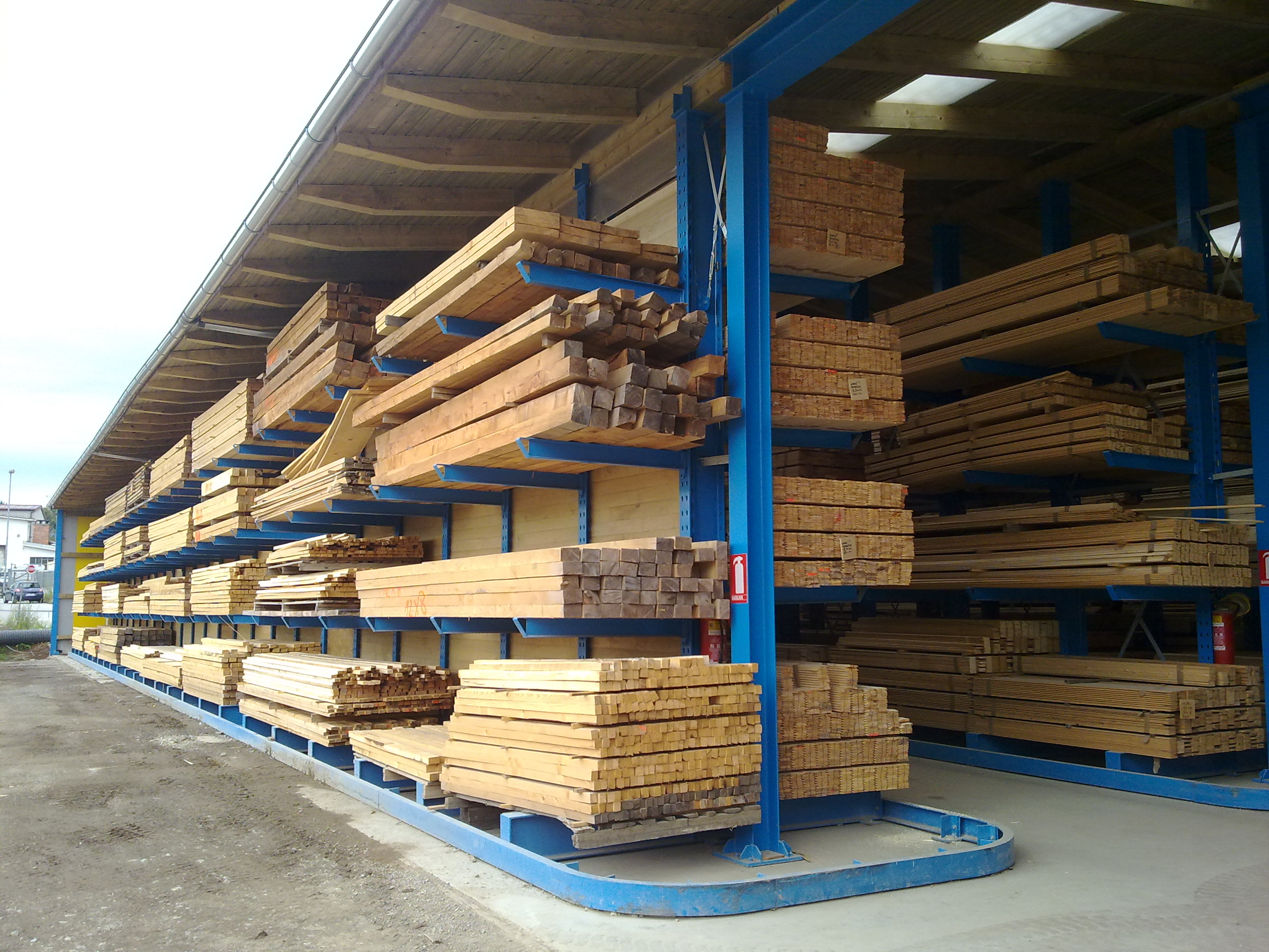 Rack-clad building | Warehouse and cantilever racking as a storage unit ...